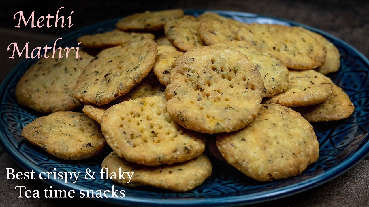 Crispy and Flaky Namkeen Mathri Recipe | Mathri recipe in Hindi ...