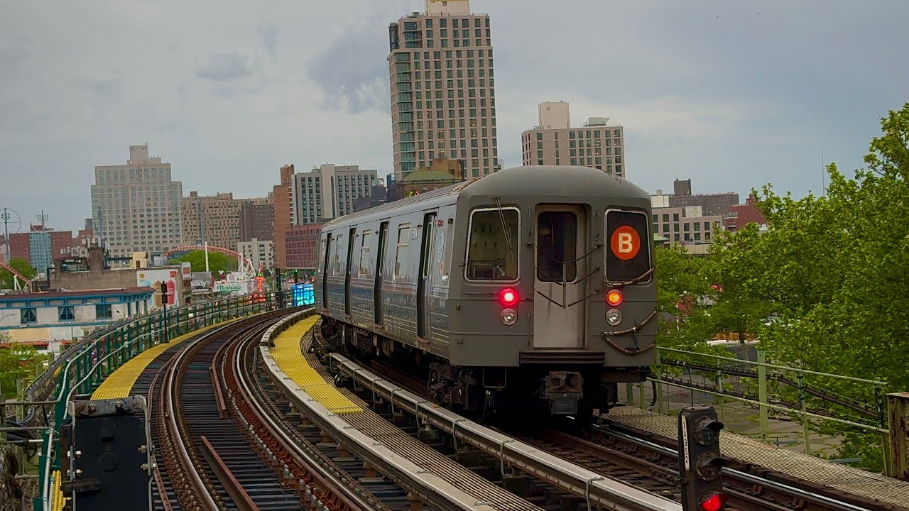 NYCT Subway| R160/R46/R68 (B)(F)(Q) Train Action @ West 8th Street-NY ...