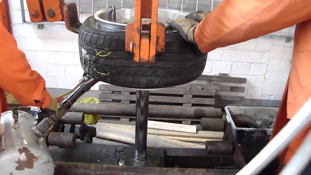 JapanDyno.com *** Tyre stretch, stretching 225/45 on 10J rims wheels ...