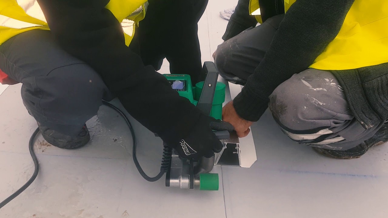 Roof solar TPO Firestone Solar Mounting with Leister Welding robot ...