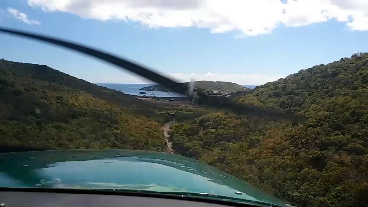 Landing in Culebra Island (TJCP) low approach - YouTube