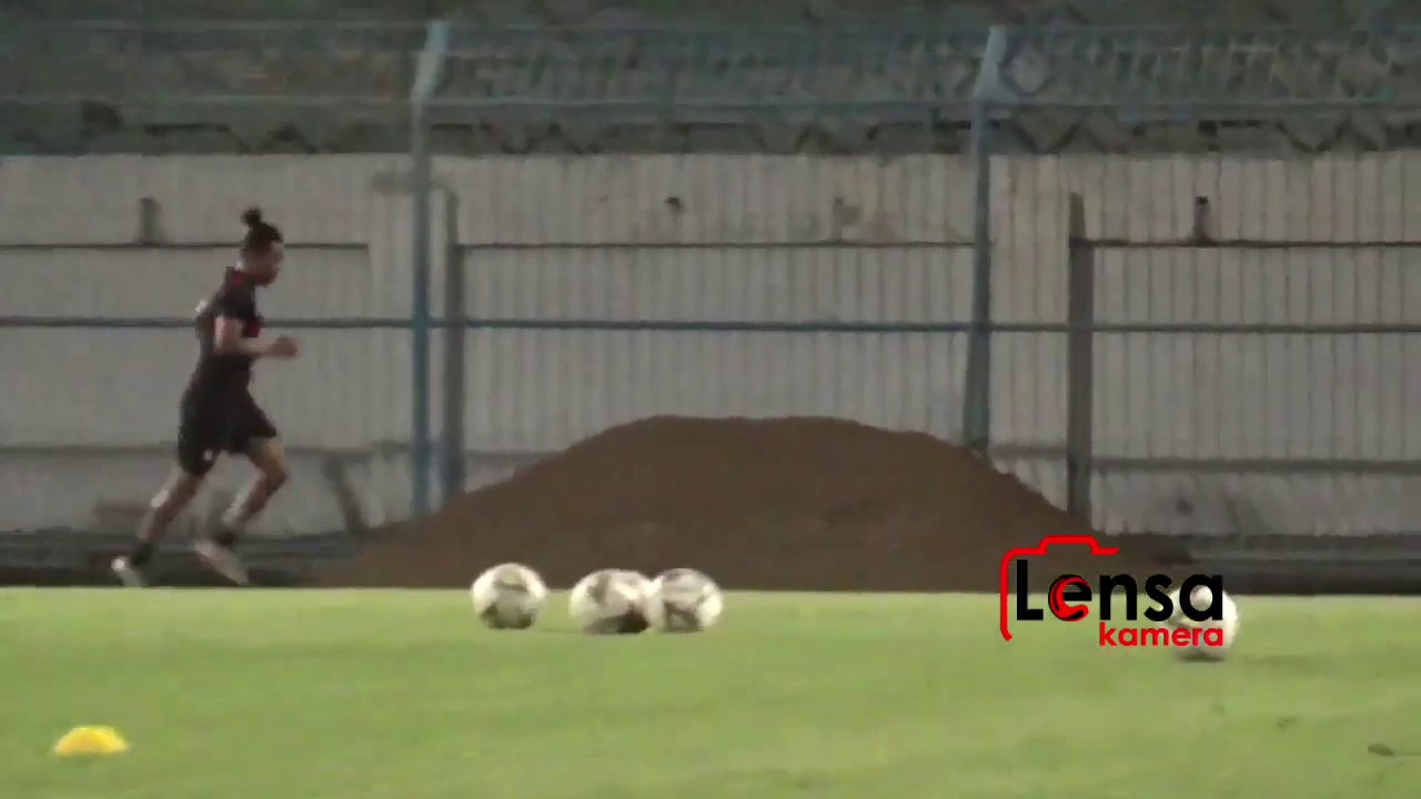 EMMANUEL OTI ESSIGBA MASIH LATIHAN TERPISAH JELANG PIALA GUBERNUR JATIM ...