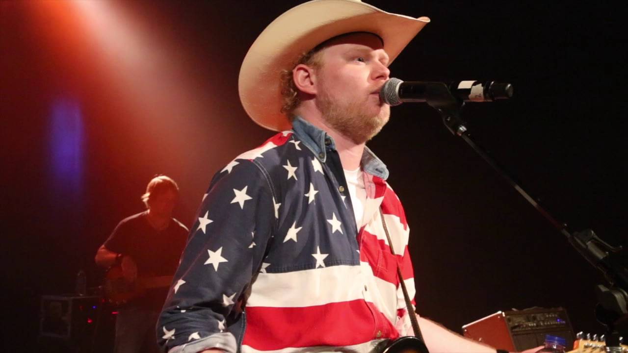 Chuck Shaw - Dirty Woman Creek [Live!] - YouTube