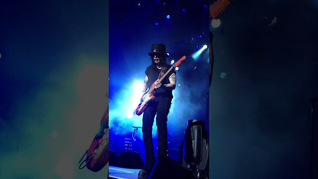 Mick Mars Home Sweet Home Solo - YouTube