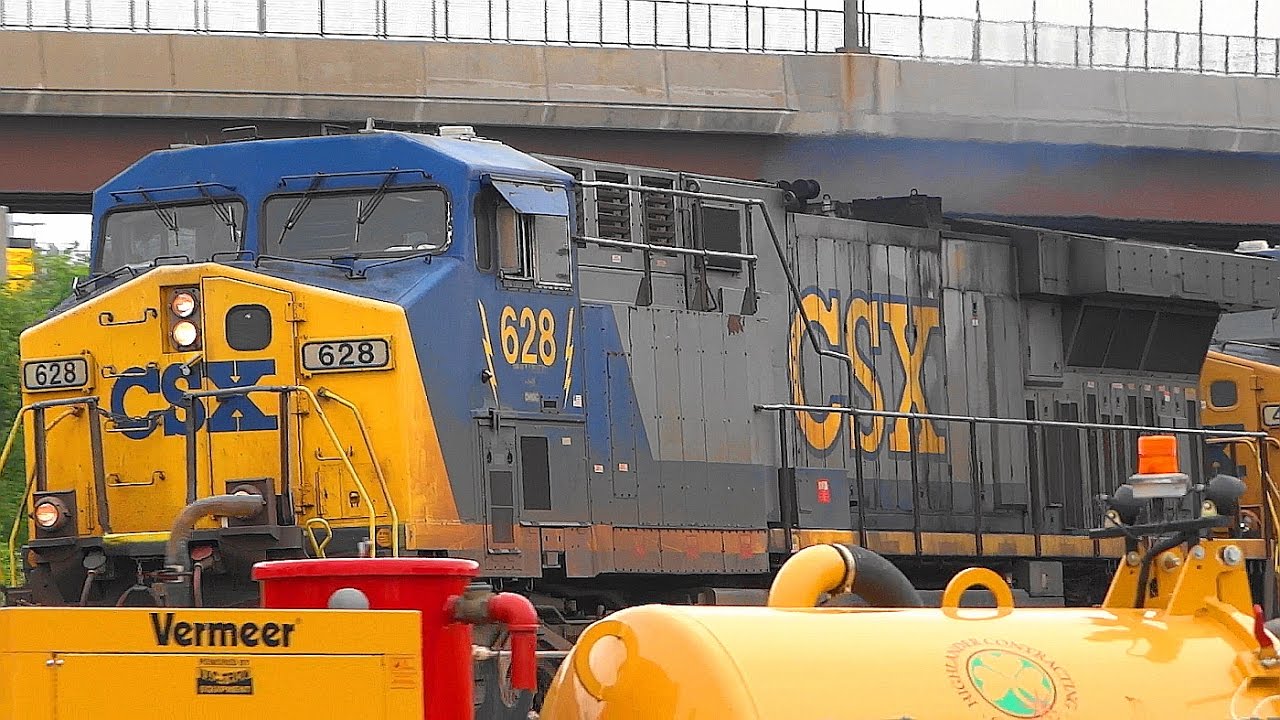 GE AC60CW Leading A CSX Coal Train In Baltimore - YouTube