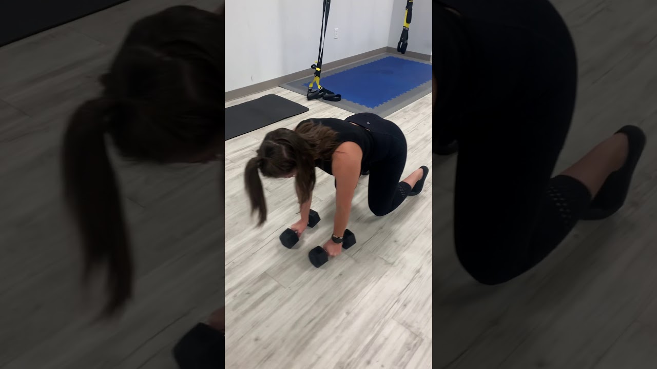 Bear Plank Row - YouTube