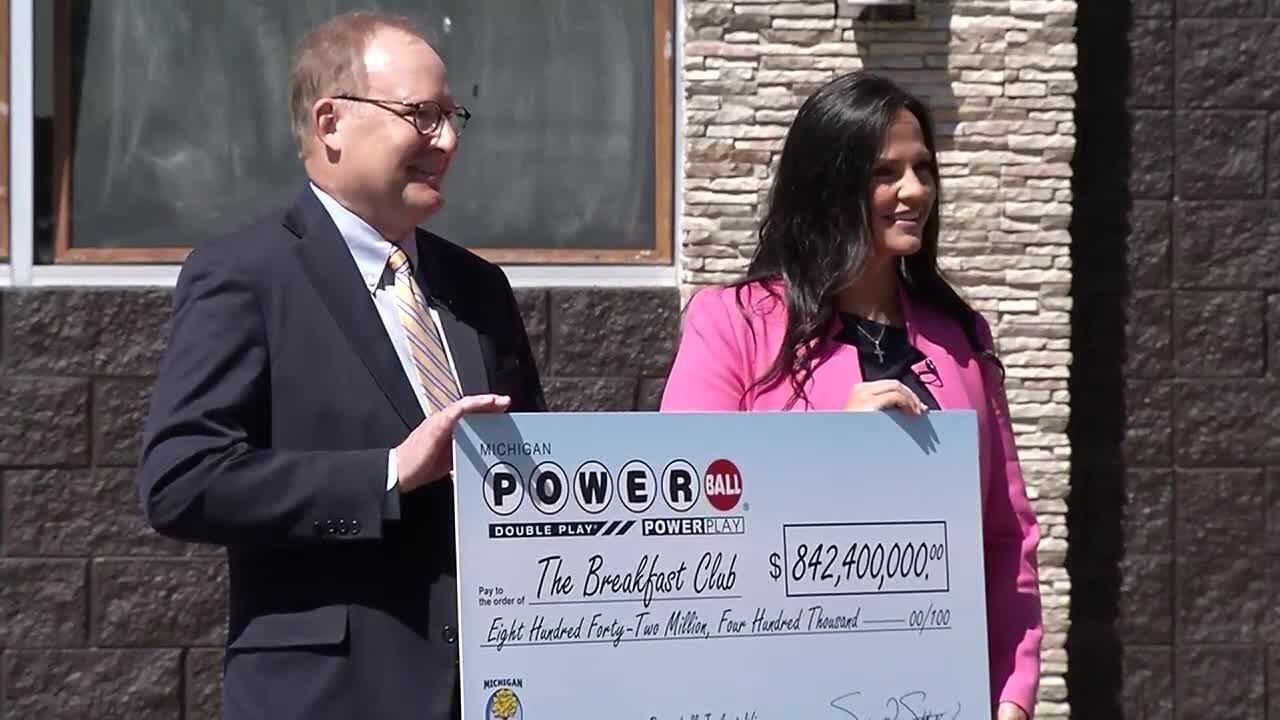 Michigan Lottery announces $842M Powerball winner - YouTube