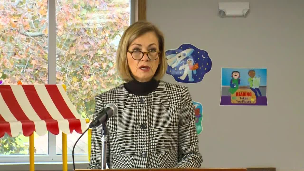 RAW: Gov. Kim Reynolds news conference - YouTube