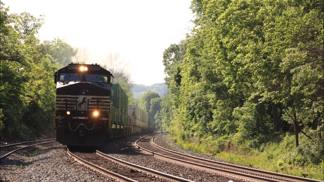 NS 9434 Dash9 (TB) leads NS 28X through Piscataway,NJ with a friendly ...
