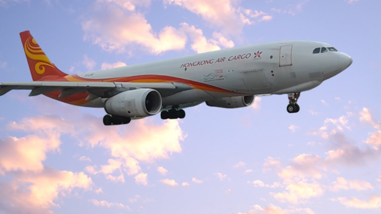 Hongkong Air Cargo Boeing 787 Landing at Dhaka Airport - YouTube