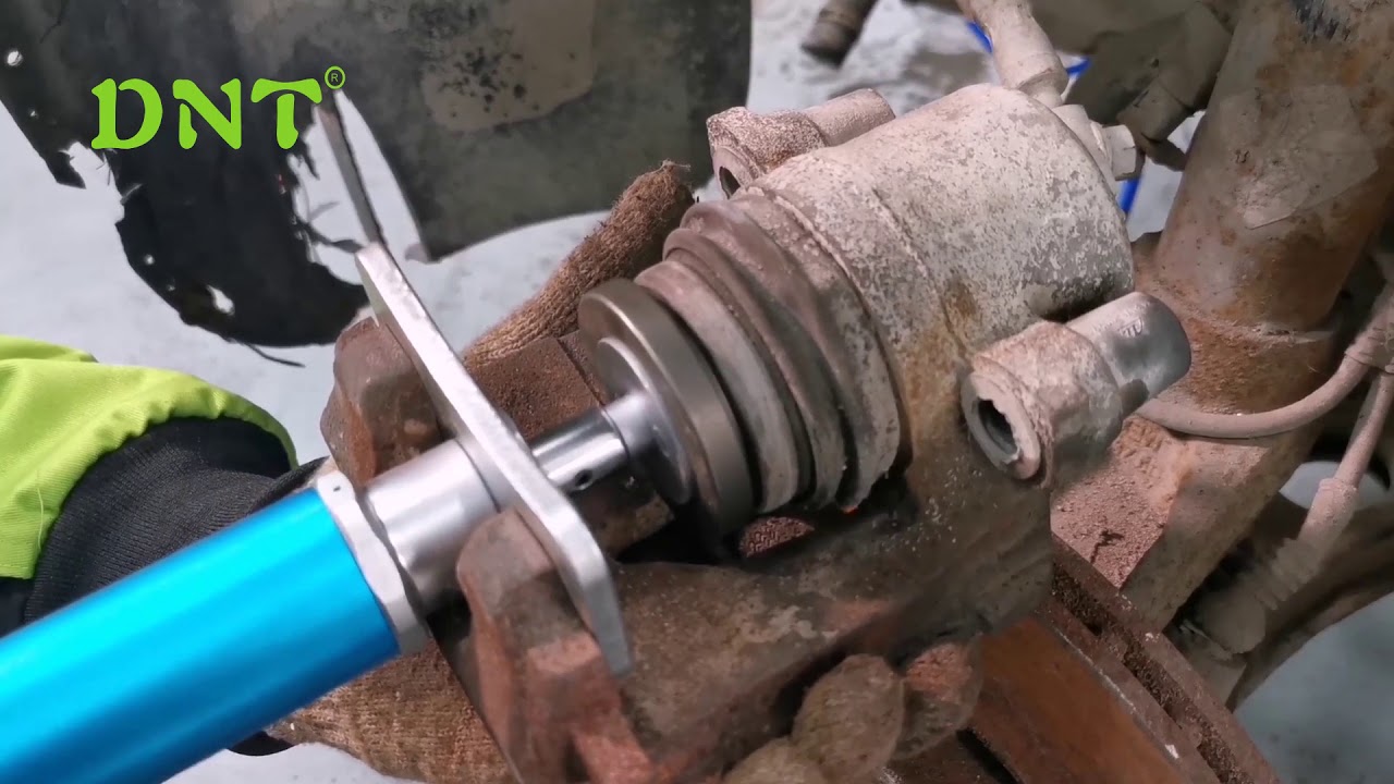 Product Review: 21pcs universal brake caliper wind back kit - YouTube