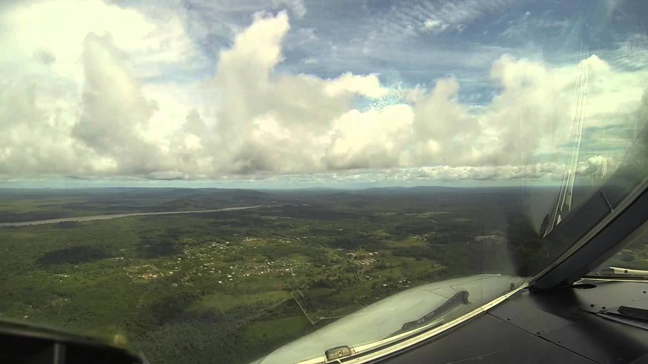 Atterrissage piste 08 à Cayenne Rochambeau Guyane - YouTube