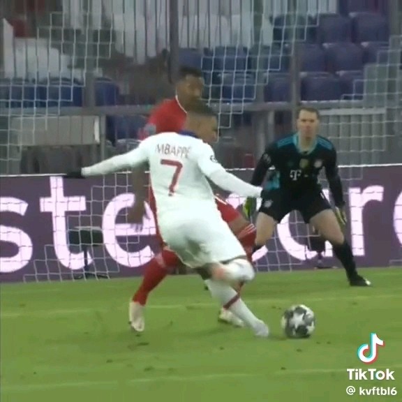 Mbappe's Shooting Technique🤩 - YouTube