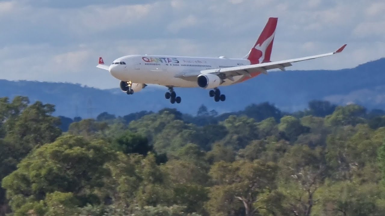 Perth Airport Plane Spotting and Taking Off - YouTube