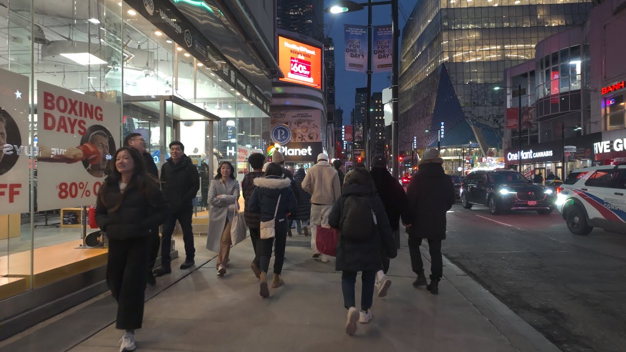Last Day Of 2024 Night Walk in Downtown Toronto 4K - YouTube