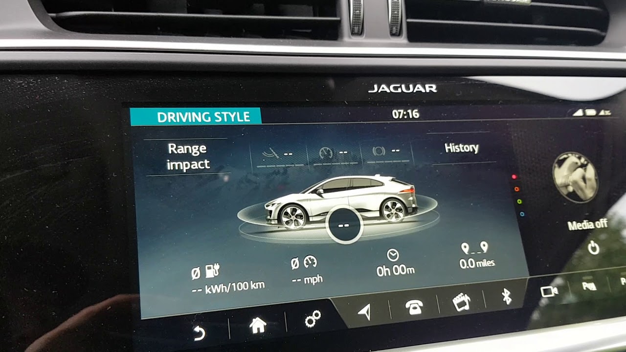 Jaguar I Pace infotainment system - YouTube
