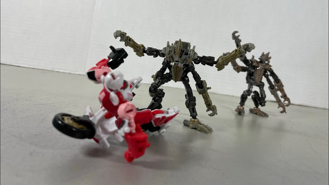 THE TWIN! Transformers Studio Series Core Class ROTB NOVAKANE Reviewdeo ...