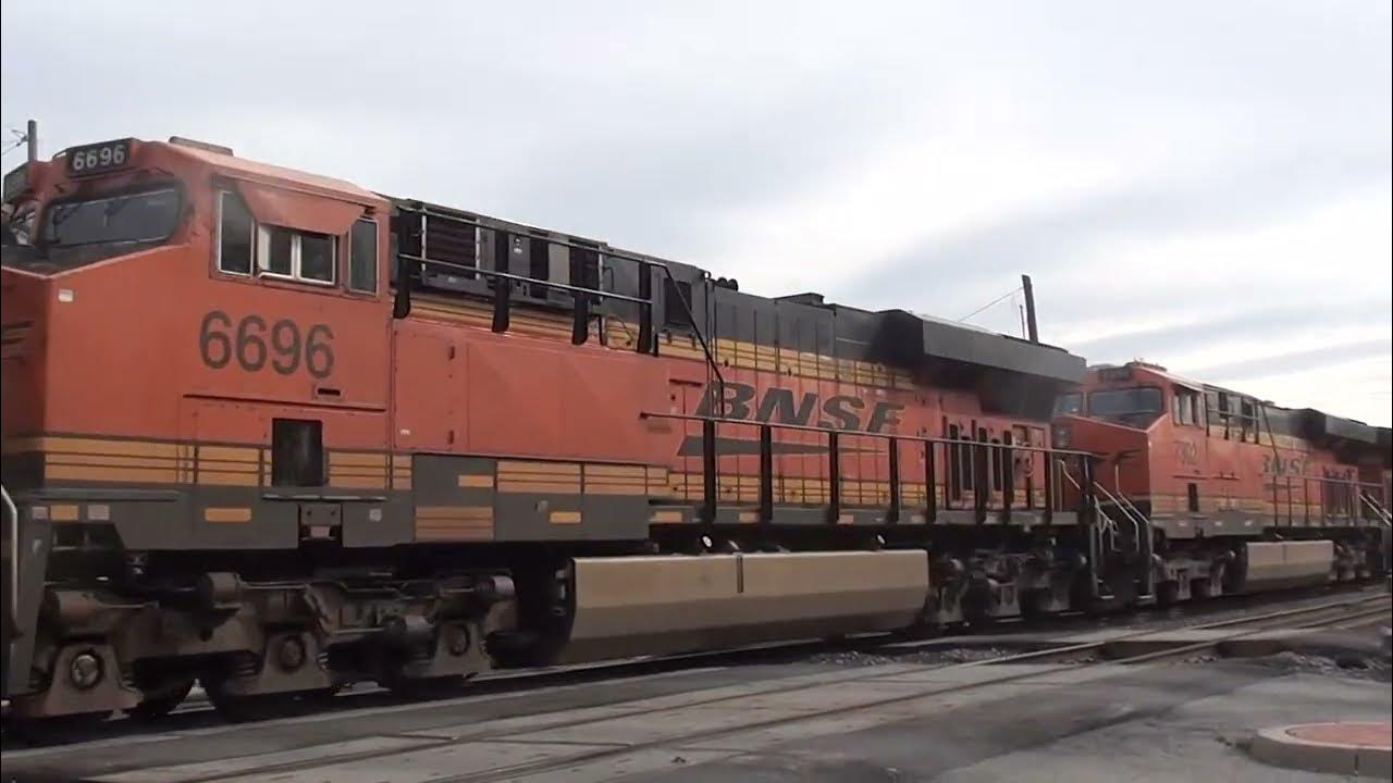 BNSF #7398 Leads EB Intermodal. Olathe, KS 2/10/24 - YouTube