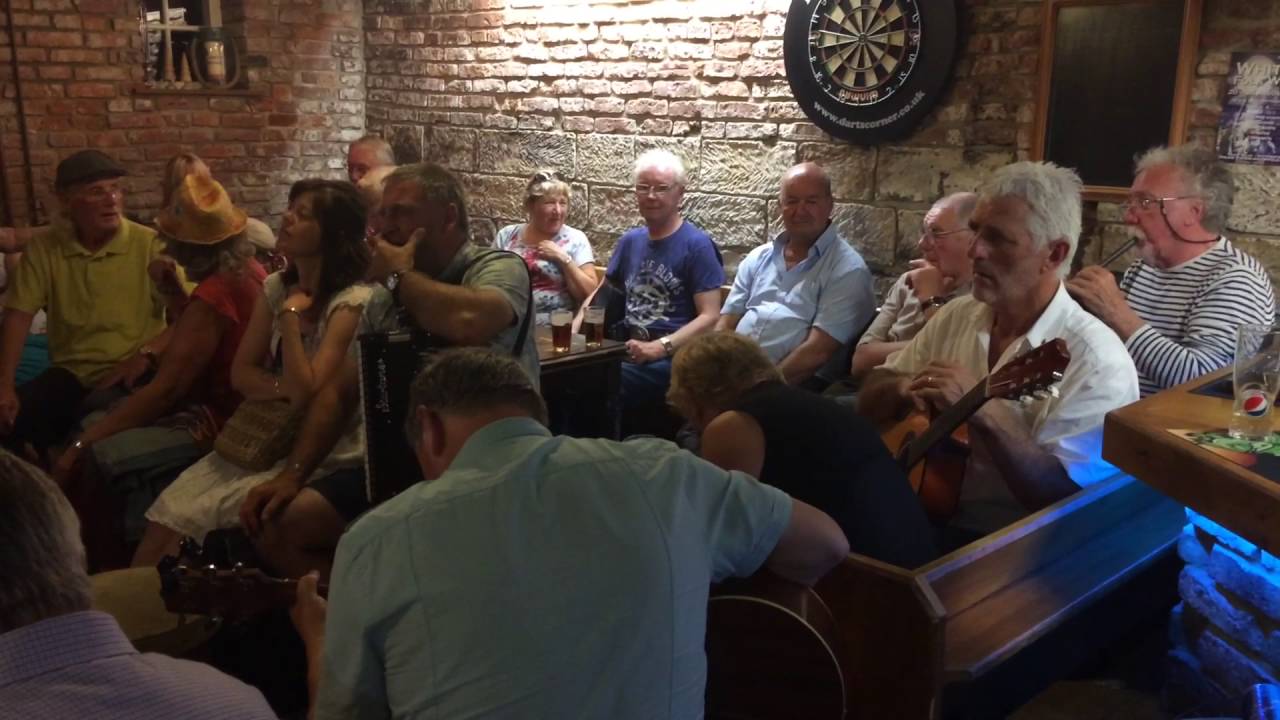 Whitby music festival 2016 Middle Earth Tavern - YouTube