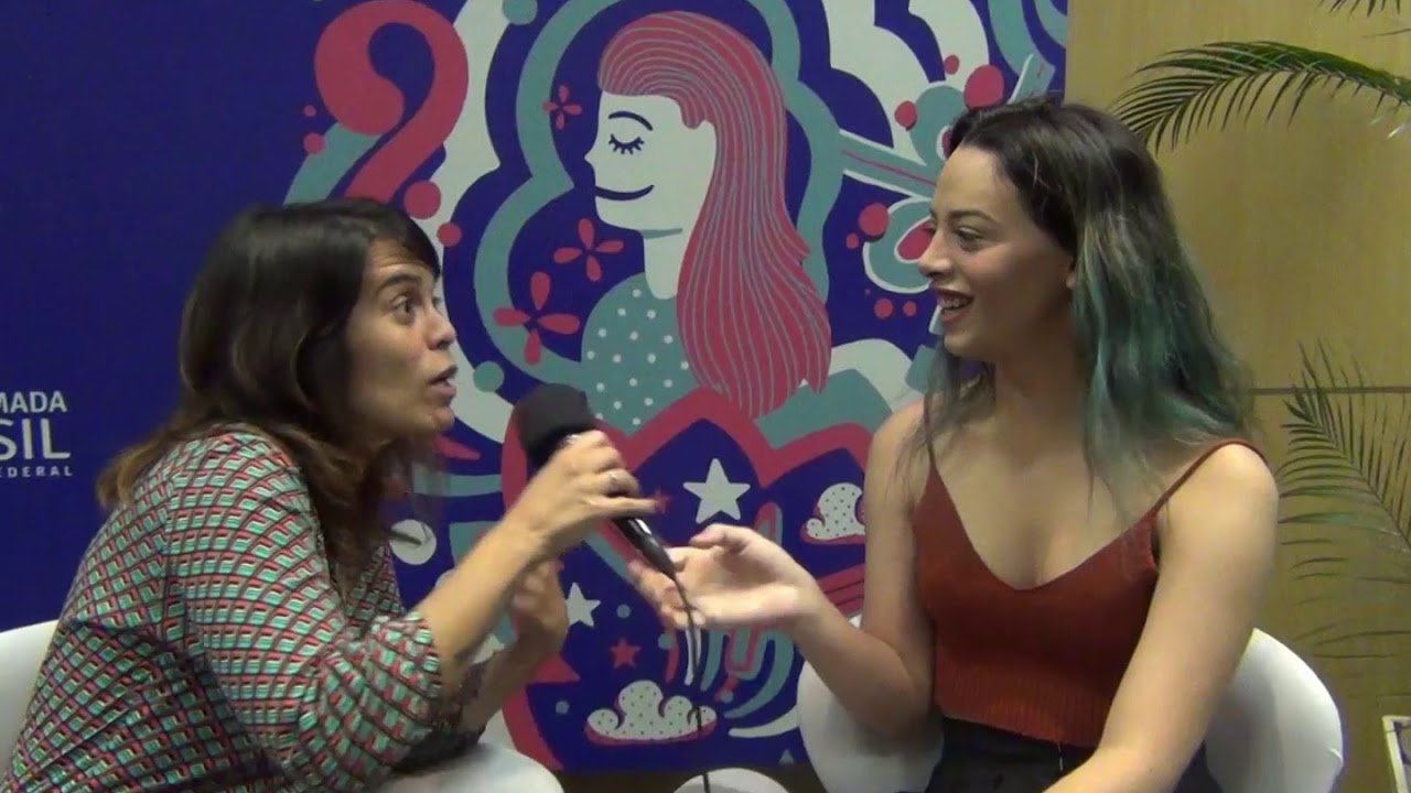 Festival de Brasília | Conversa com a atriz Anne Mota - YouTube