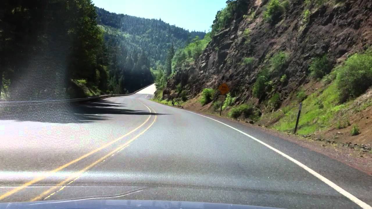 Crater Lake highway, route 62, where it crosses Lost Creek Lake ...