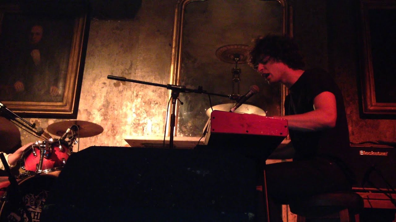 Tom Adams - Seven Birds LIVE in London - YouTube