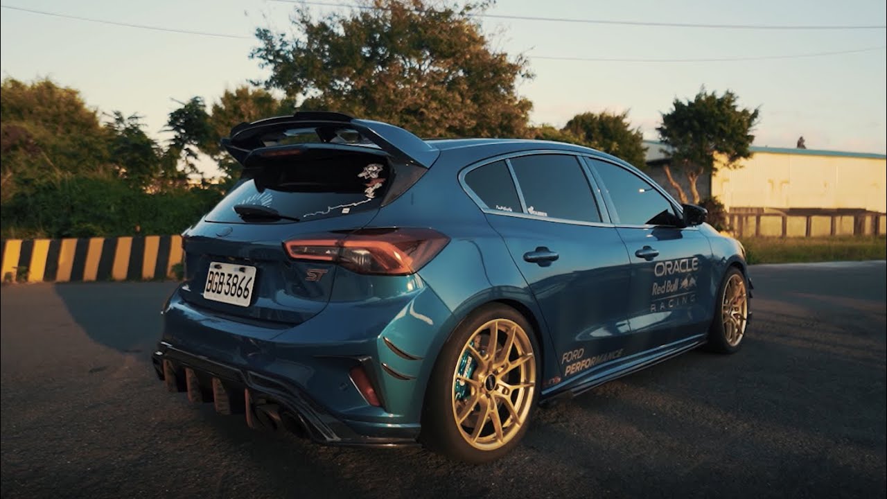 Ford Focus ST MK4 | 1min Short Film - YouTube
