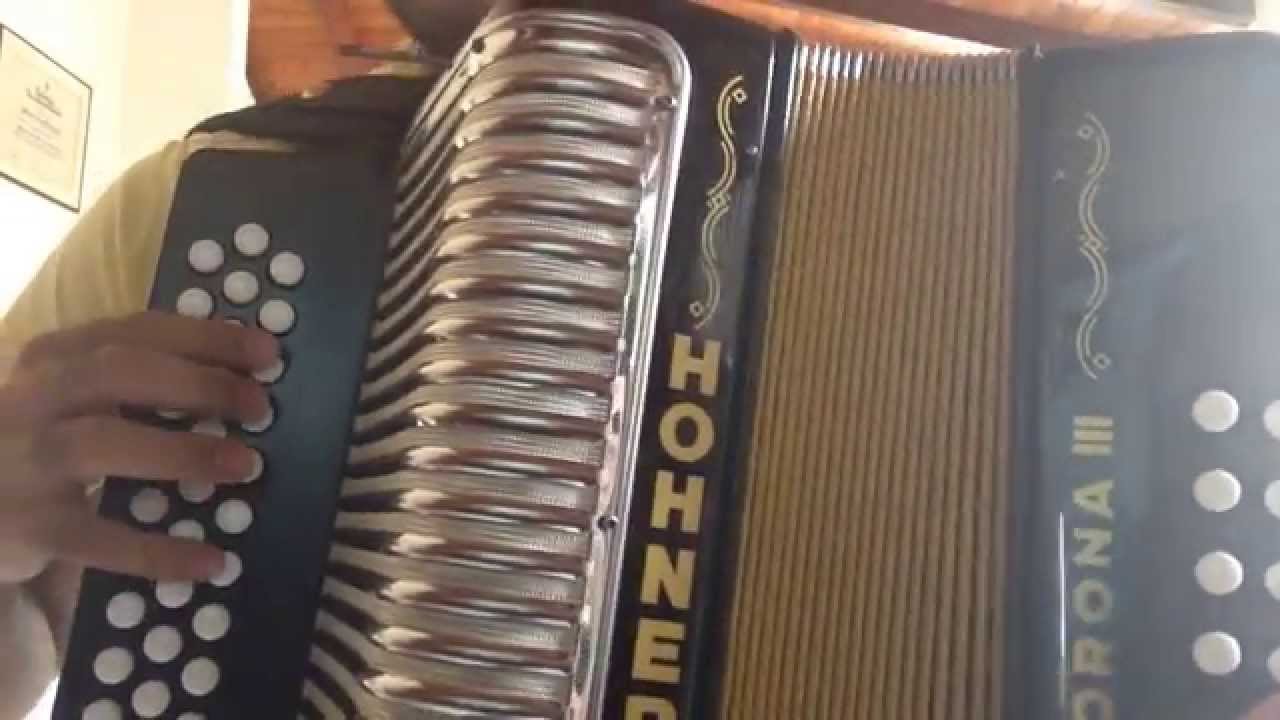La reina Diomedes Díaz tutorial acordeón - YouTube