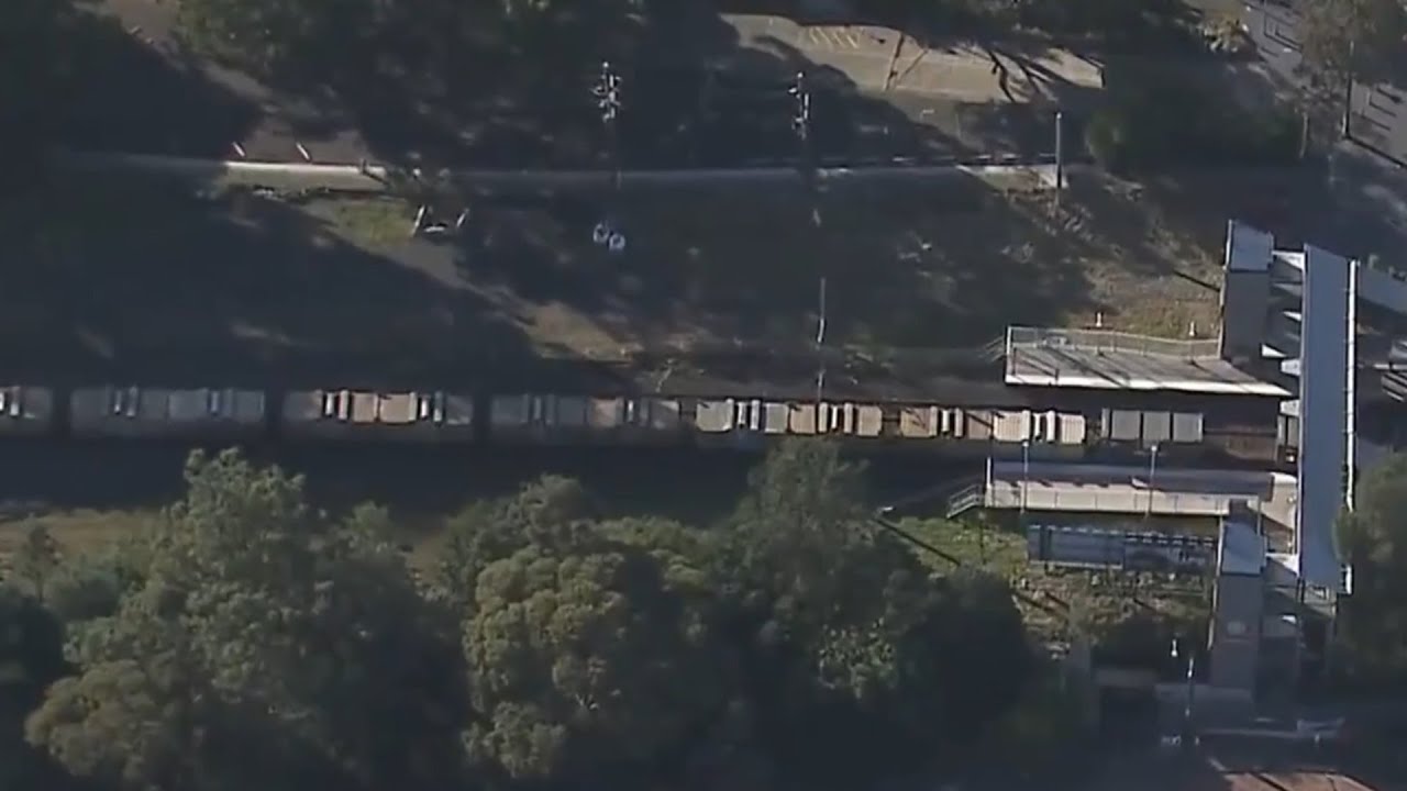 Authorities investigate runaway train - YouTube
