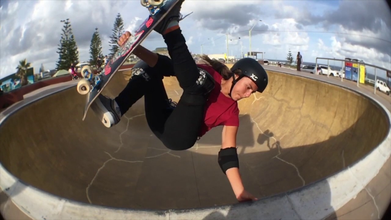 BATTLING THE FRONTSIDE INVERT!! Australia Skate Trip VLOG 33- HUNTER ...