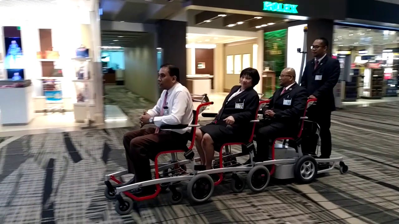 E-Mobby at Singapore Changi Airport Terminal 3 - YouTube