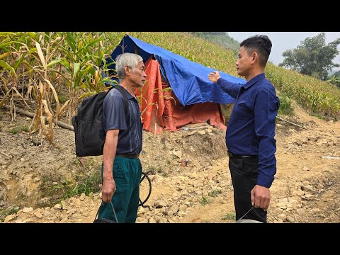 The kind man gave his house to the homeless old man, allowing him to start his life from scratch.