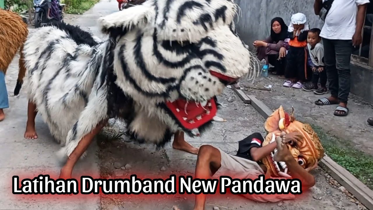 Macan Ngamuk Latihan Drumband New Pandawa - YouTube