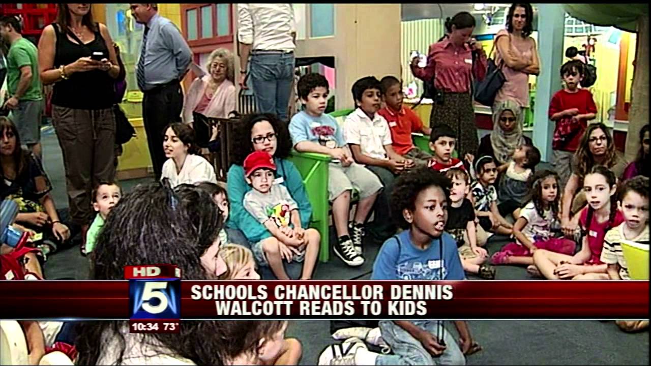 Schools Chancellor Walcott Reads to Children @ CMOM - YouTube