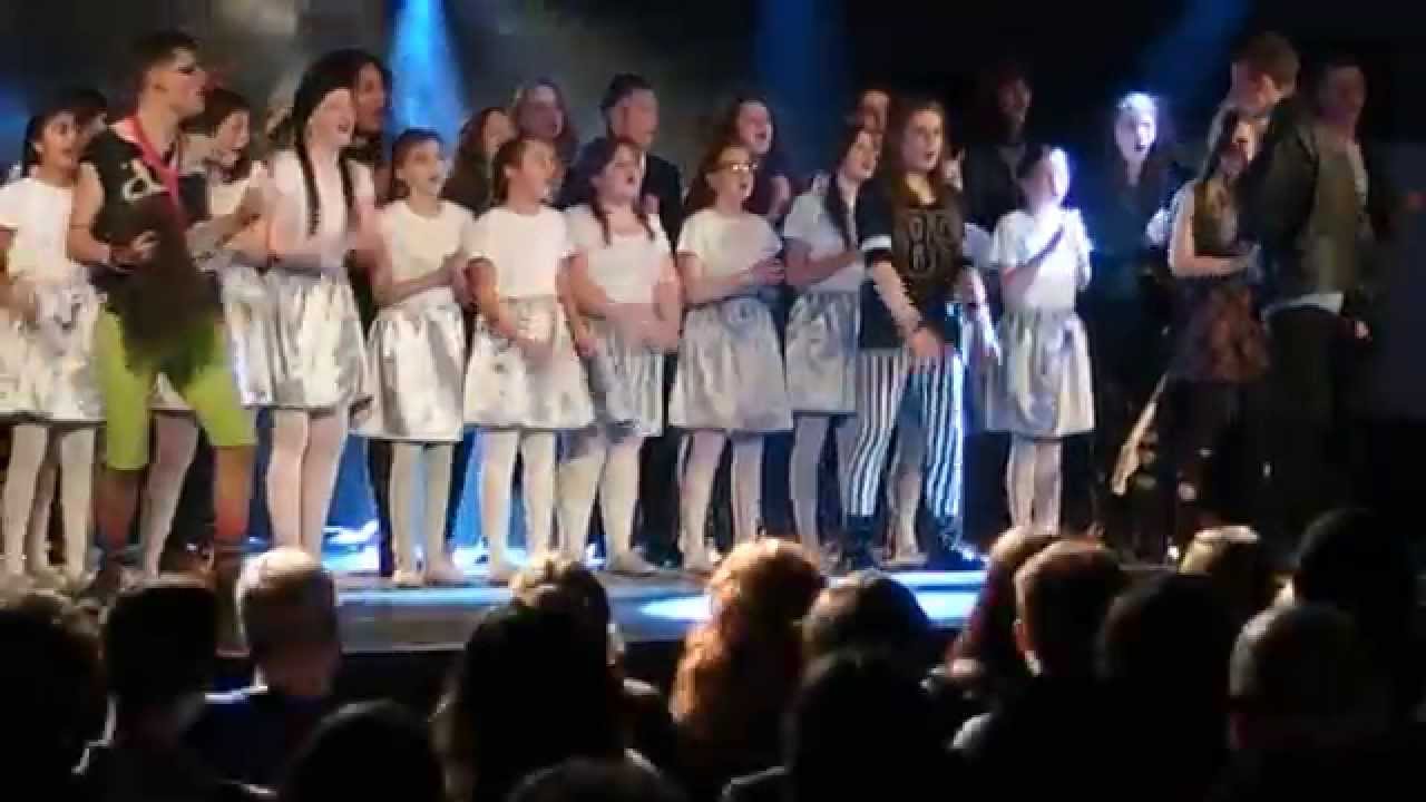 "We Will Rock You" from School WWRY show 2015 - YouTube