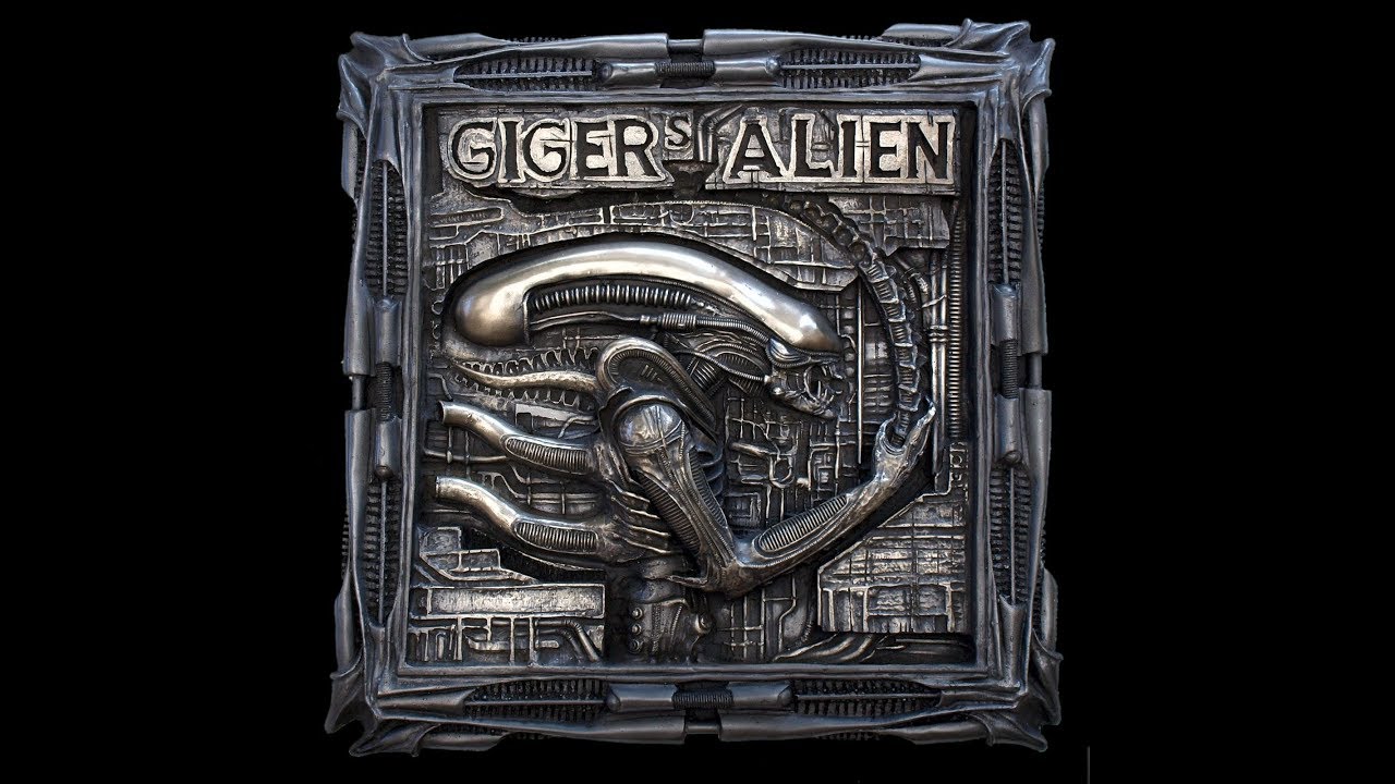 Giger's alien - YouTube