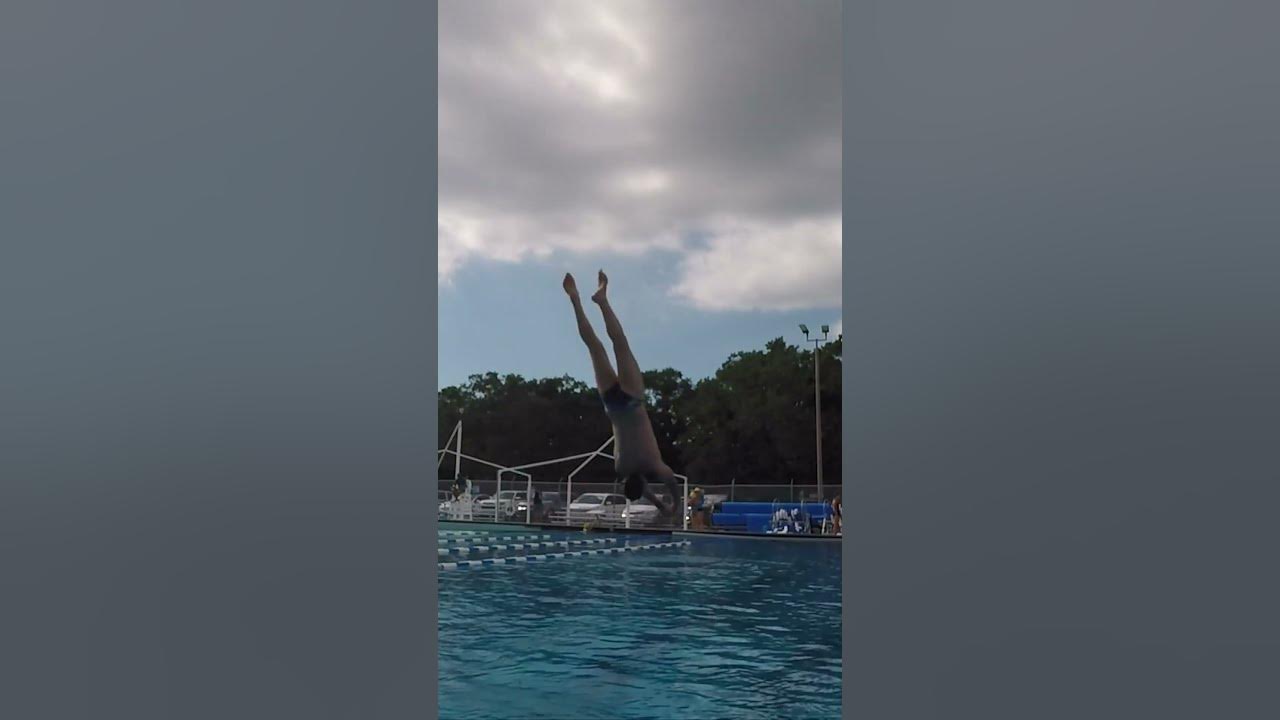 Back tuck dive on 1m 201c x1 #shorts - YouTube