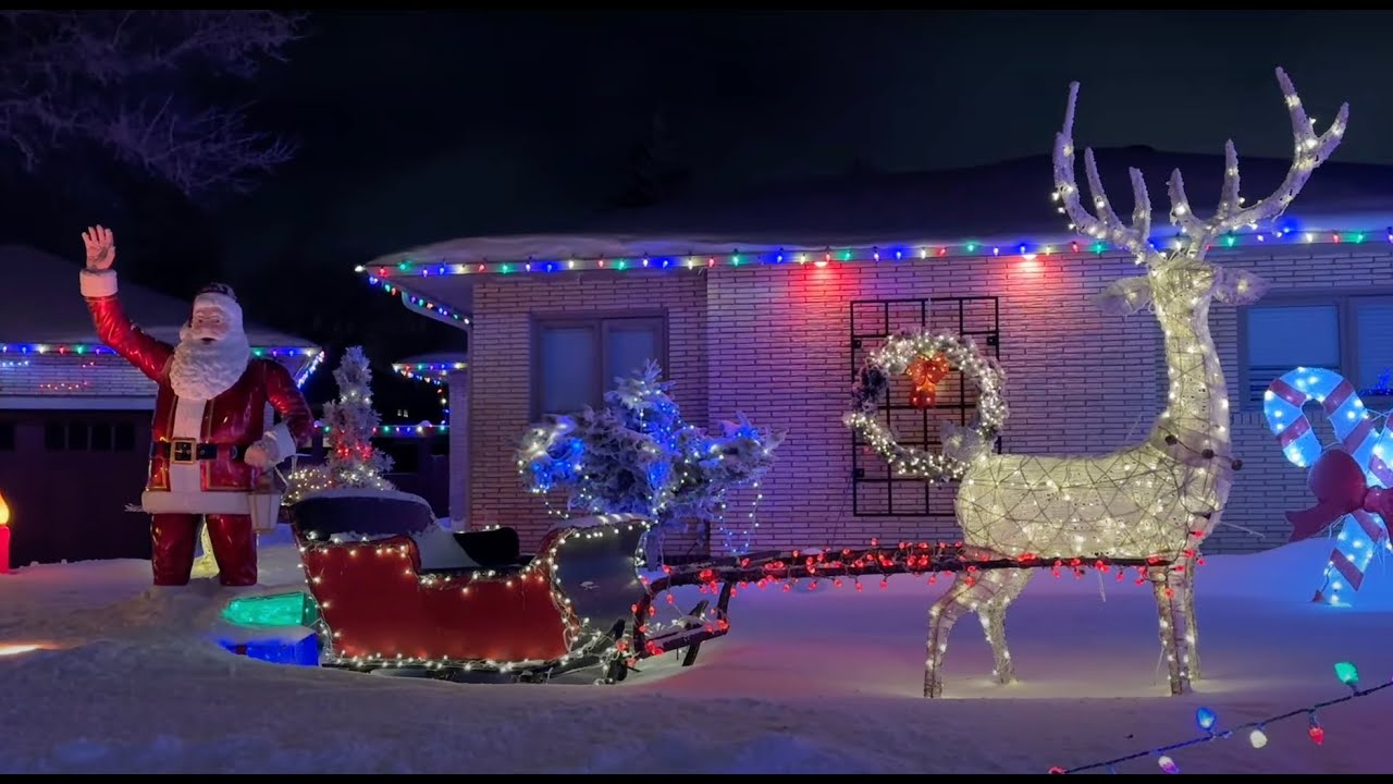 Walking in Regina, December 23, 2024: Neighbourhood Christmas lights ...