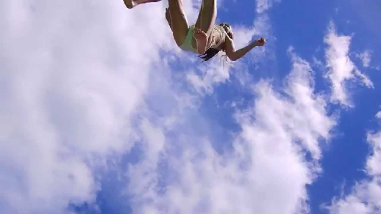 Extreme Kids Jumping off the Roof into the Pool - YouTube