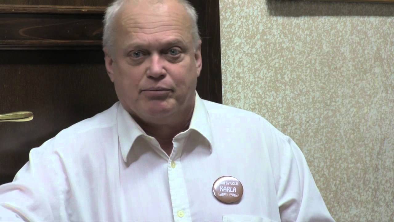 Marek Simon volí Karla Schwarzenberga - YouTube