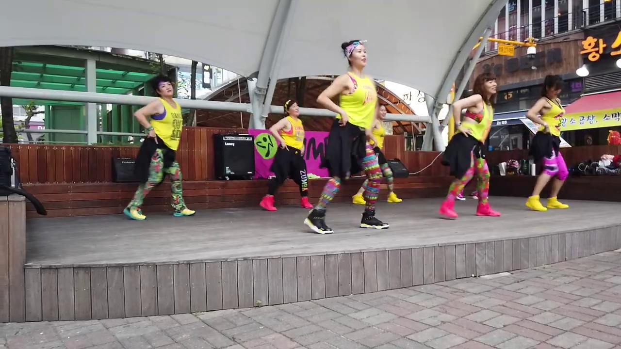 Zumba - YouTube