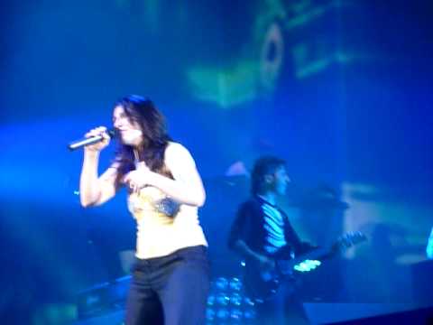 Elisa - Labyrinth @ Bologna, 18.05.2010 | Heart Tour - YouTube
