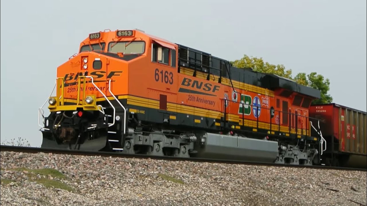 BNSF 6163 25th Anniversary Unit Arrives in Lincoln, NE 092620 - YouTube