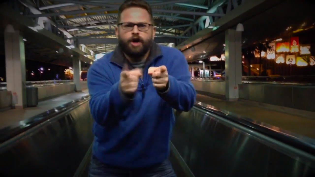 Man Dances On A Moving Walkway in Orlando - YouTube