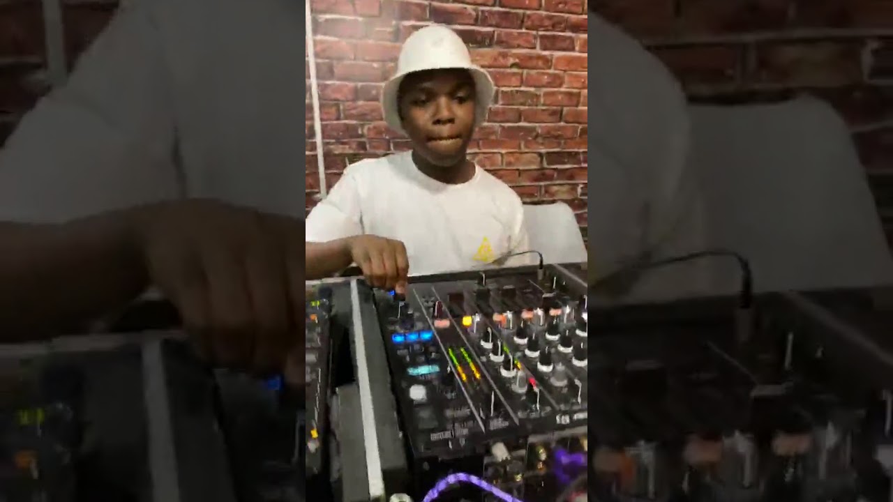 Dj Thukzin on the Mix at Max's lifestyle - YouTube