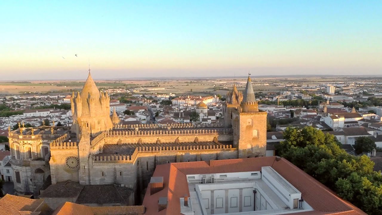 Évora Aerial View - YouTube