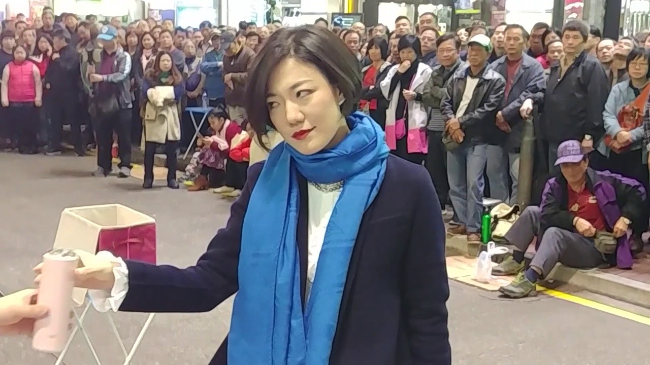 旺角羅文 17-12-25 Stacey Long 龙婷金曲聖誕夜(5) 🎅🎅🎅何日君再來+情人的關懷+路邊野花不要採。 - YouTube