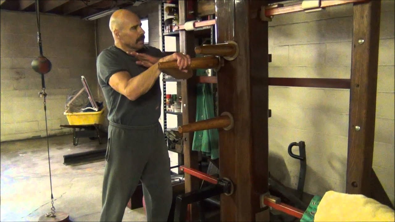 SuperBagHanger.com - Wooden Dummy Training - YouTube