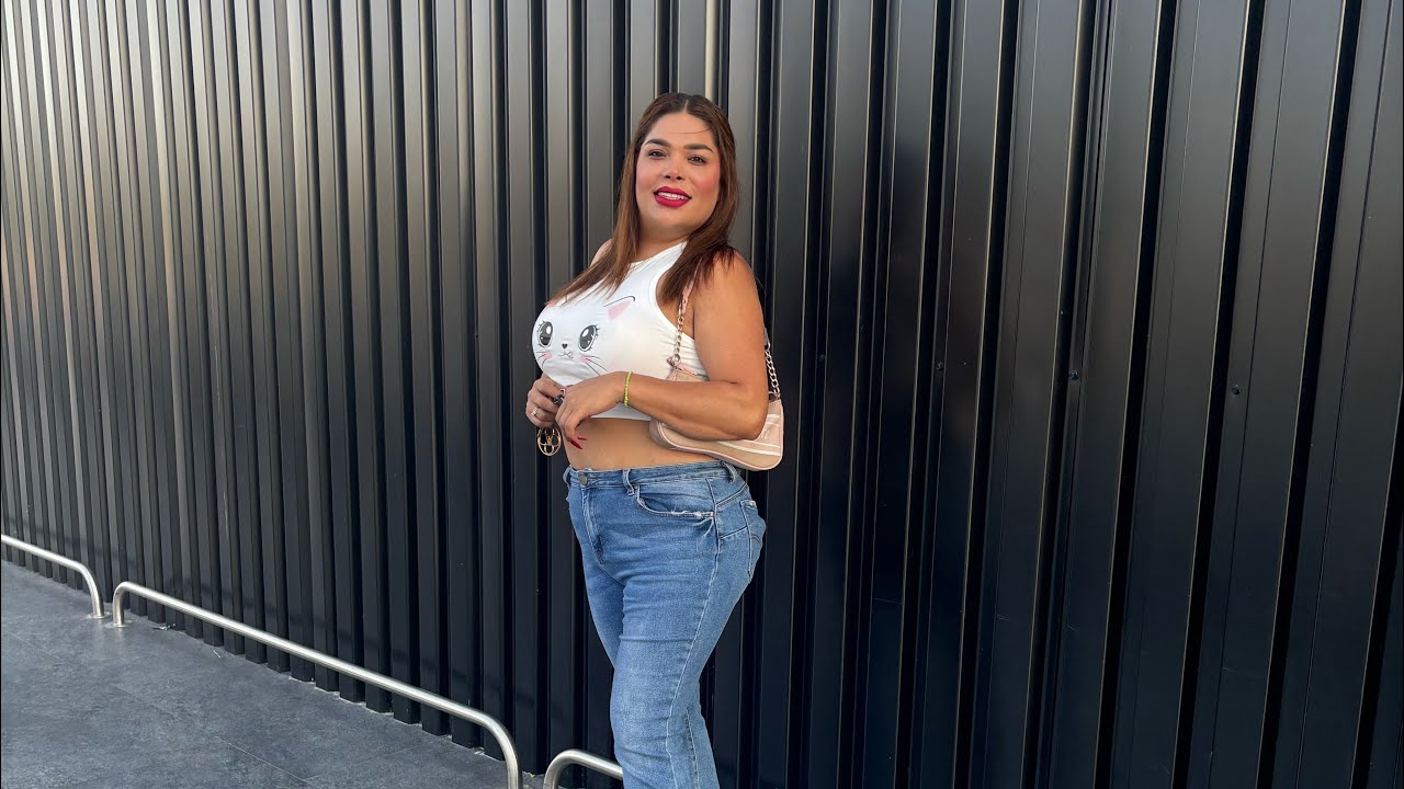 Surtiendo para el local con Salma - YouTube