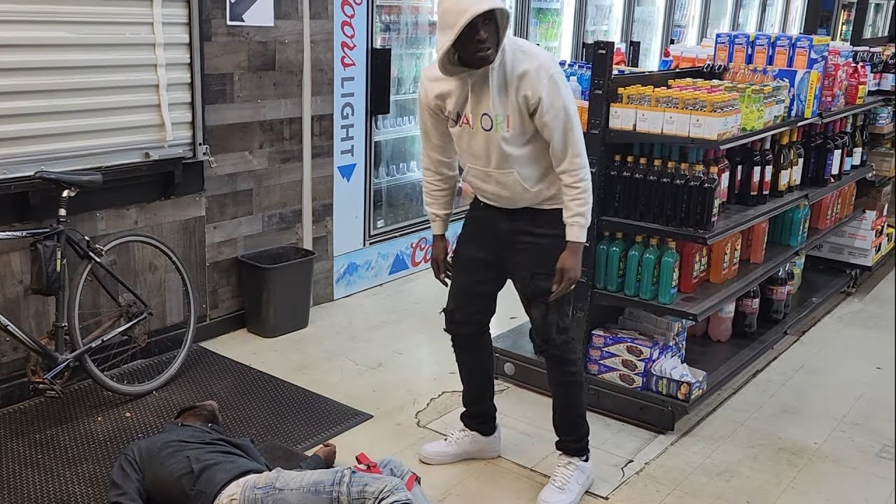 Man Over dose Off Percocet 10 [Caught On Camera] - YouTube
